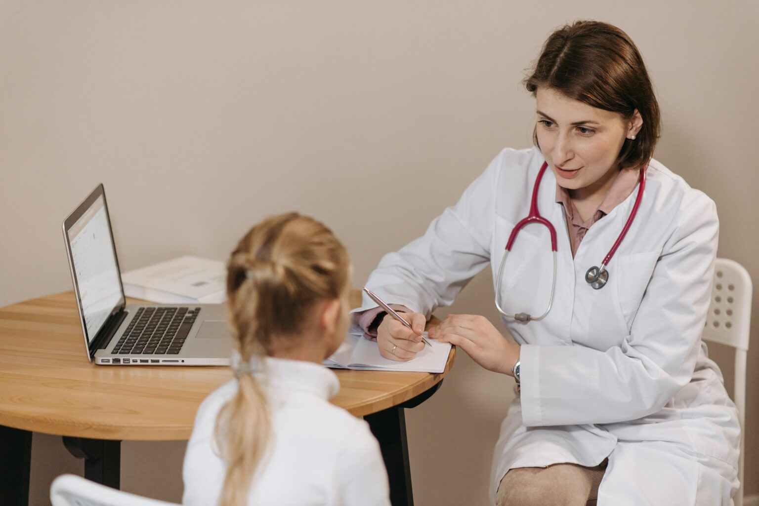 What to Expect When Your Cast Comes Off - The Pediatric Orthopedic Center